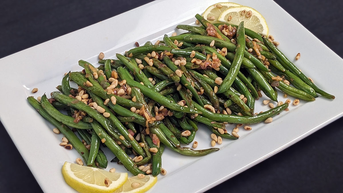 Blistered Lemon Garlic Green Beans with Toasted Pine Nuts - Foodienoise